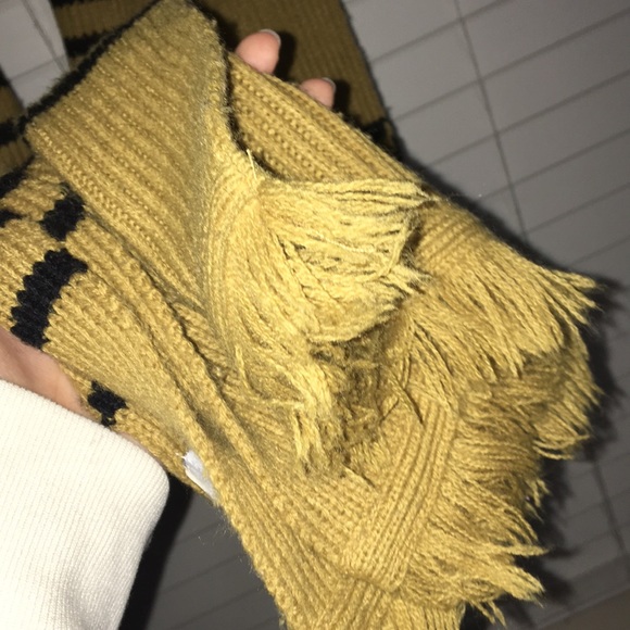 Accessories | Universal Studios Harry Potter Hufflepuff Scarf | Poshmark